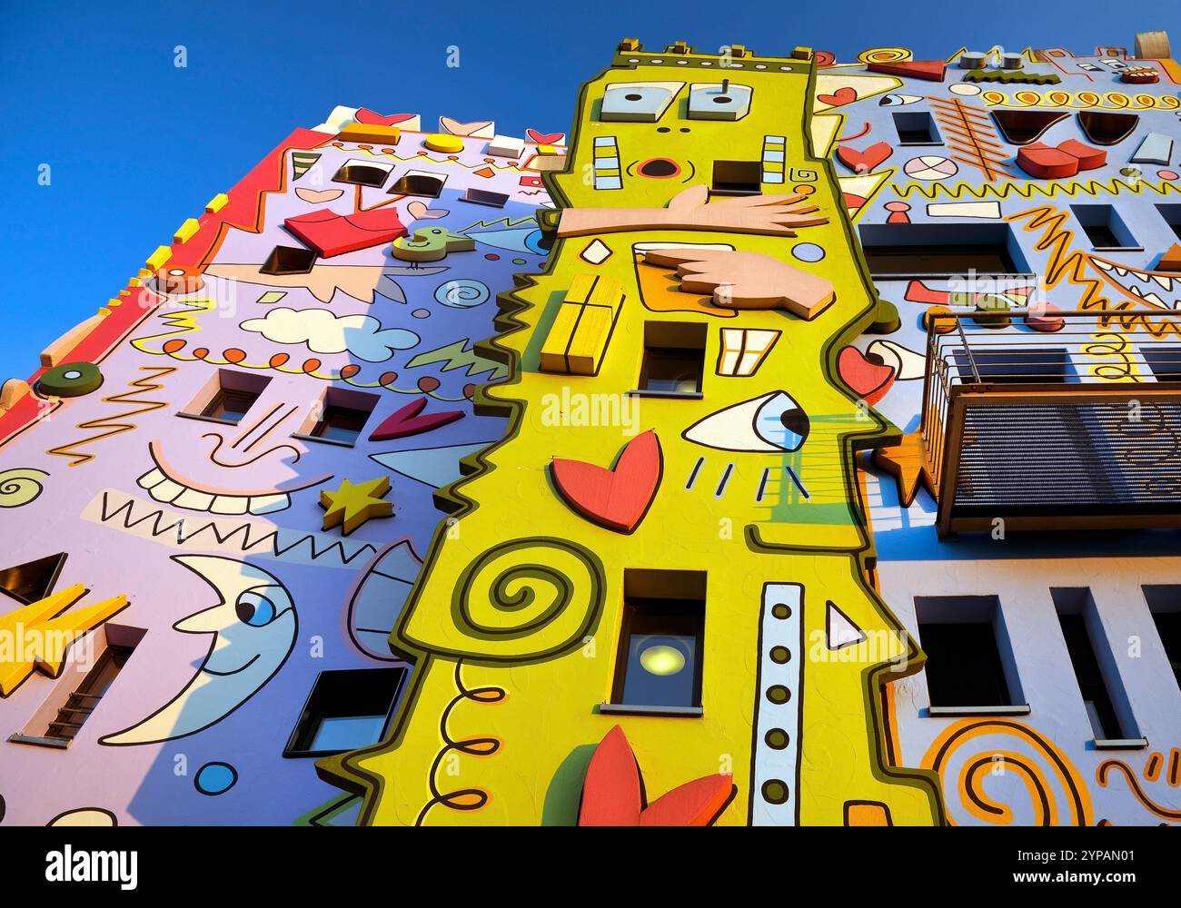 Happy Rizzi House, residential building with pop art paintings, Germany ...