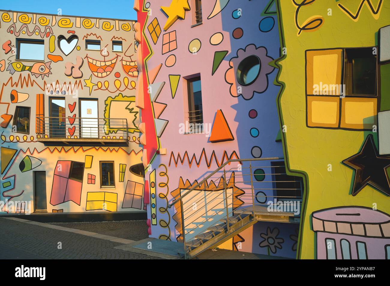 Happy Rizzi House, residential building with pop art paintings, Germany ...