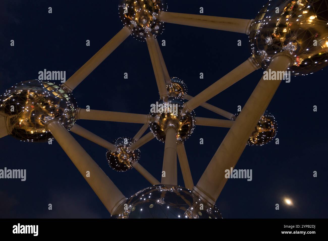 Atomium constructed for 1958 Brussels World's Fair (Expo 58) on Plateau ...