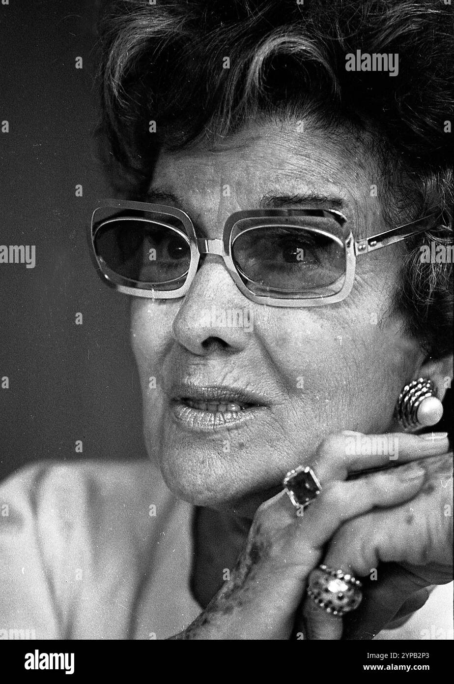 Gloria guzman hi-res stock photography and images - Alamy