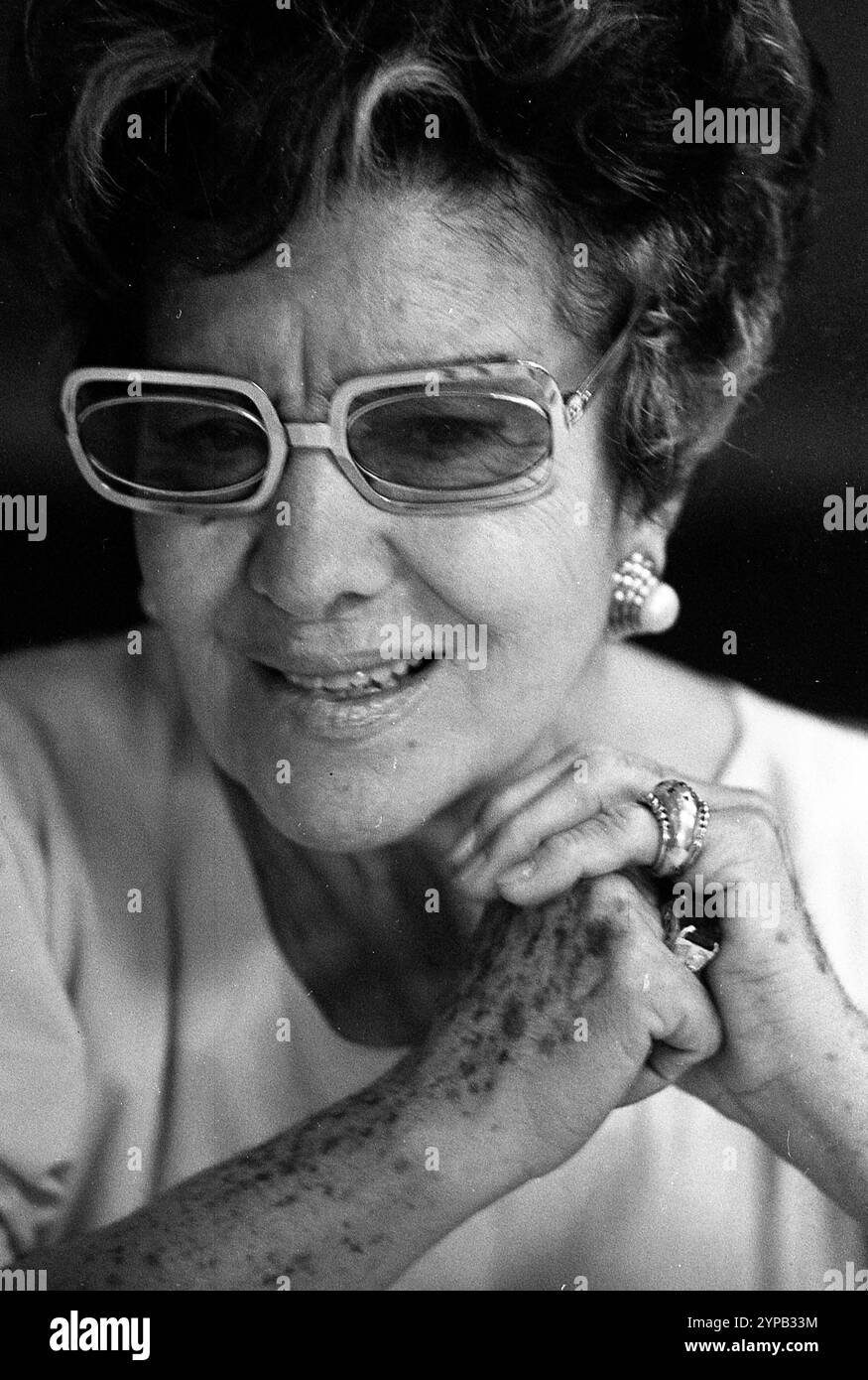 Gloria guzman hi-res stock photography and images - Alamy