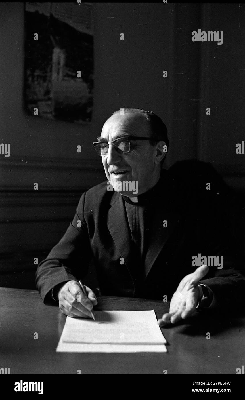 Spanish Catholic priest Iñaki de Aspiazu during a press interview in ...