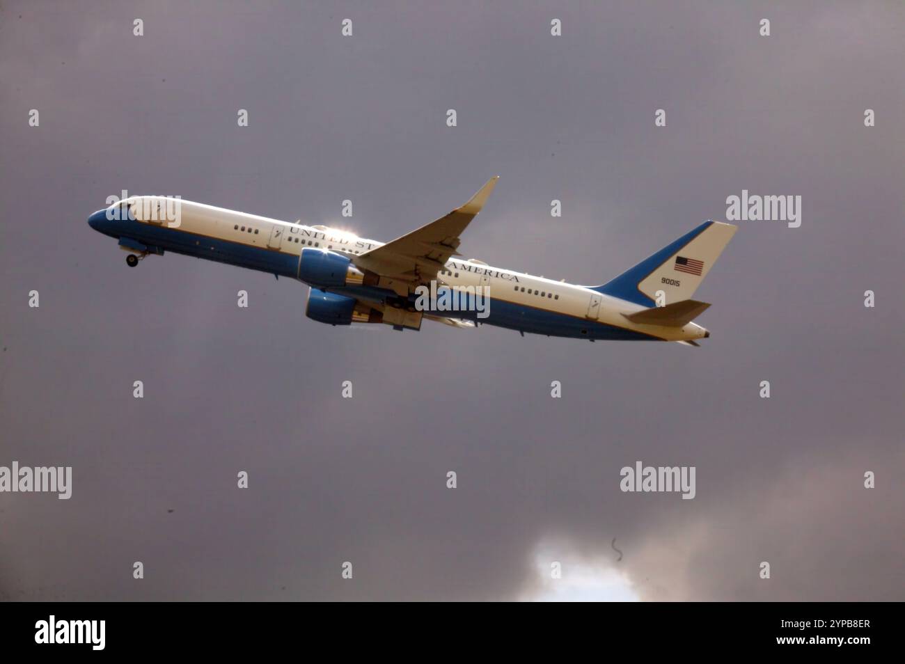 Air force two hi-res stock photography and images - Alamy