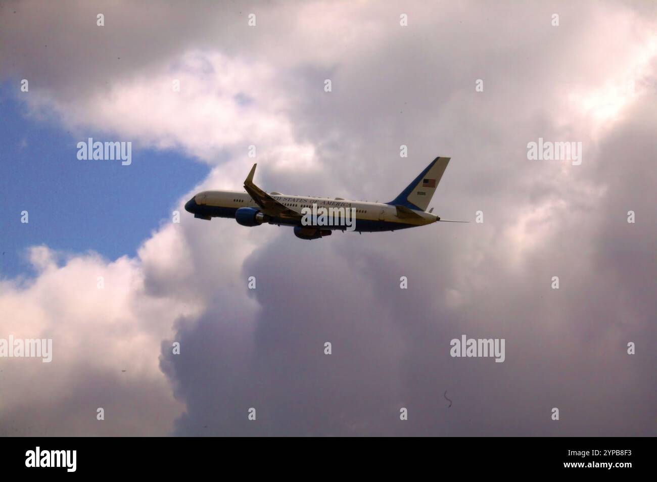 Air force two hi-res stock photography and images - Alamy