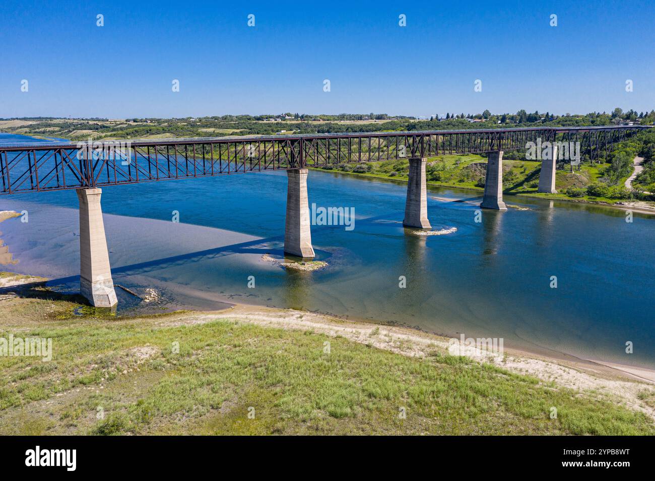 Four supporting pillars hi-res stock photography and images - Alamy