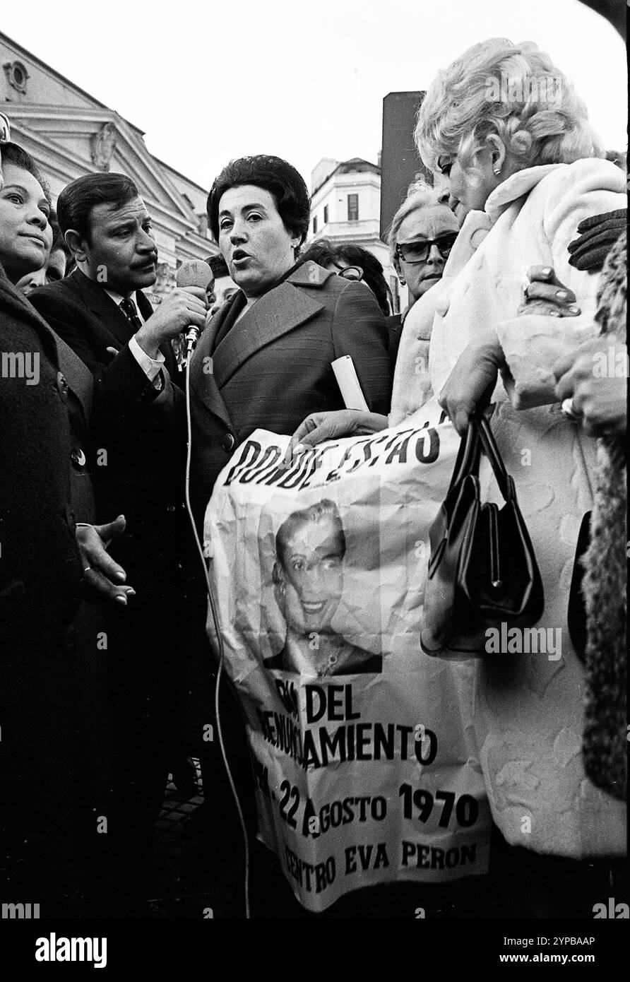Argentine Peronist politician Nélida de Miguel heads a claim for the ...