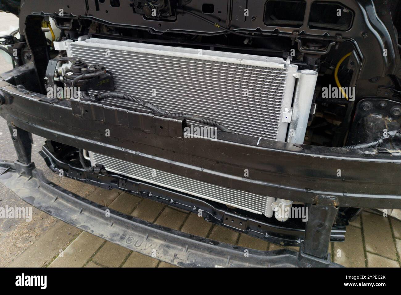 Car repair tutorial hi-res stock photography and images - Alamy