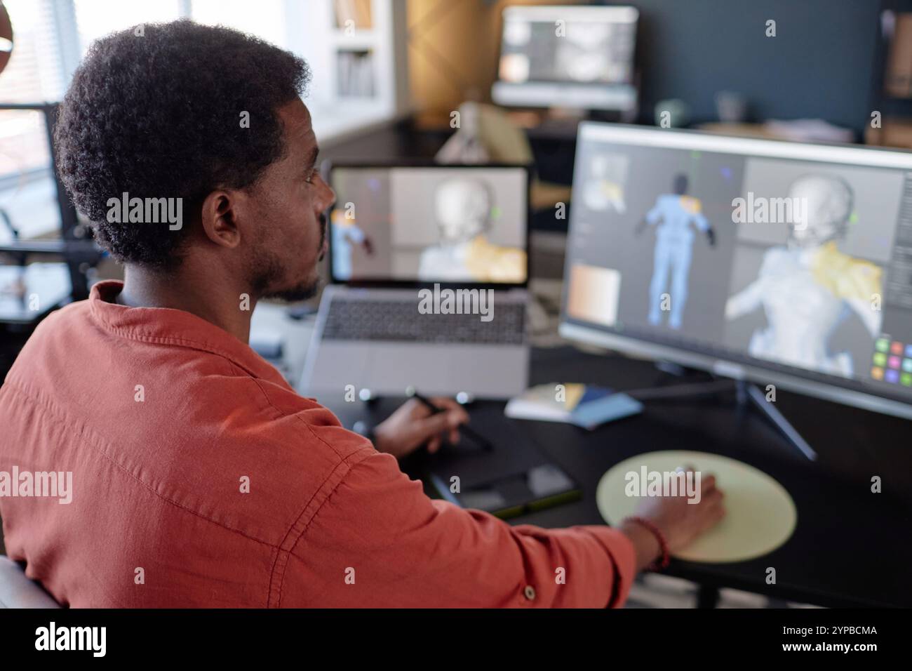 Dual tools hi-res stock photography and images - Alamy