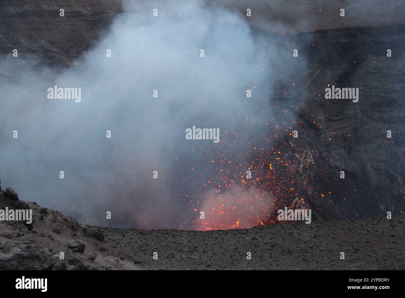 Vocano crater hi-res stock photography and images - Alamy