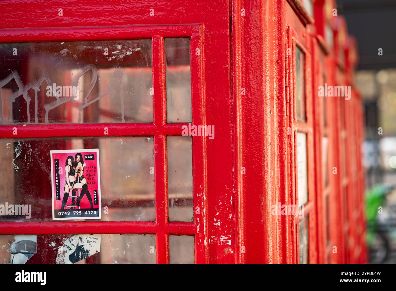 Old and iconic red K6 London phone boxes still in situ near Marble Arch ...