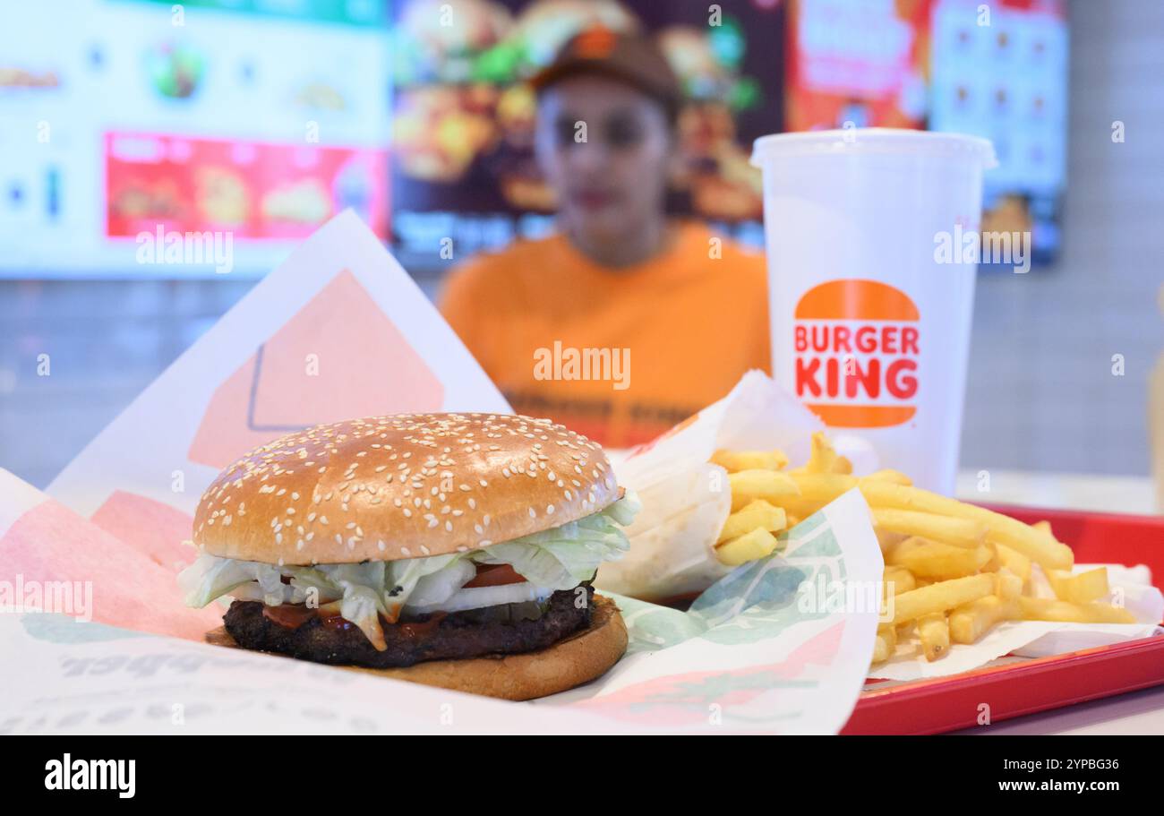 Hanover, Germany. 29th Nov, 2024. ILLUSTRATION - A tray of Whoppers ...