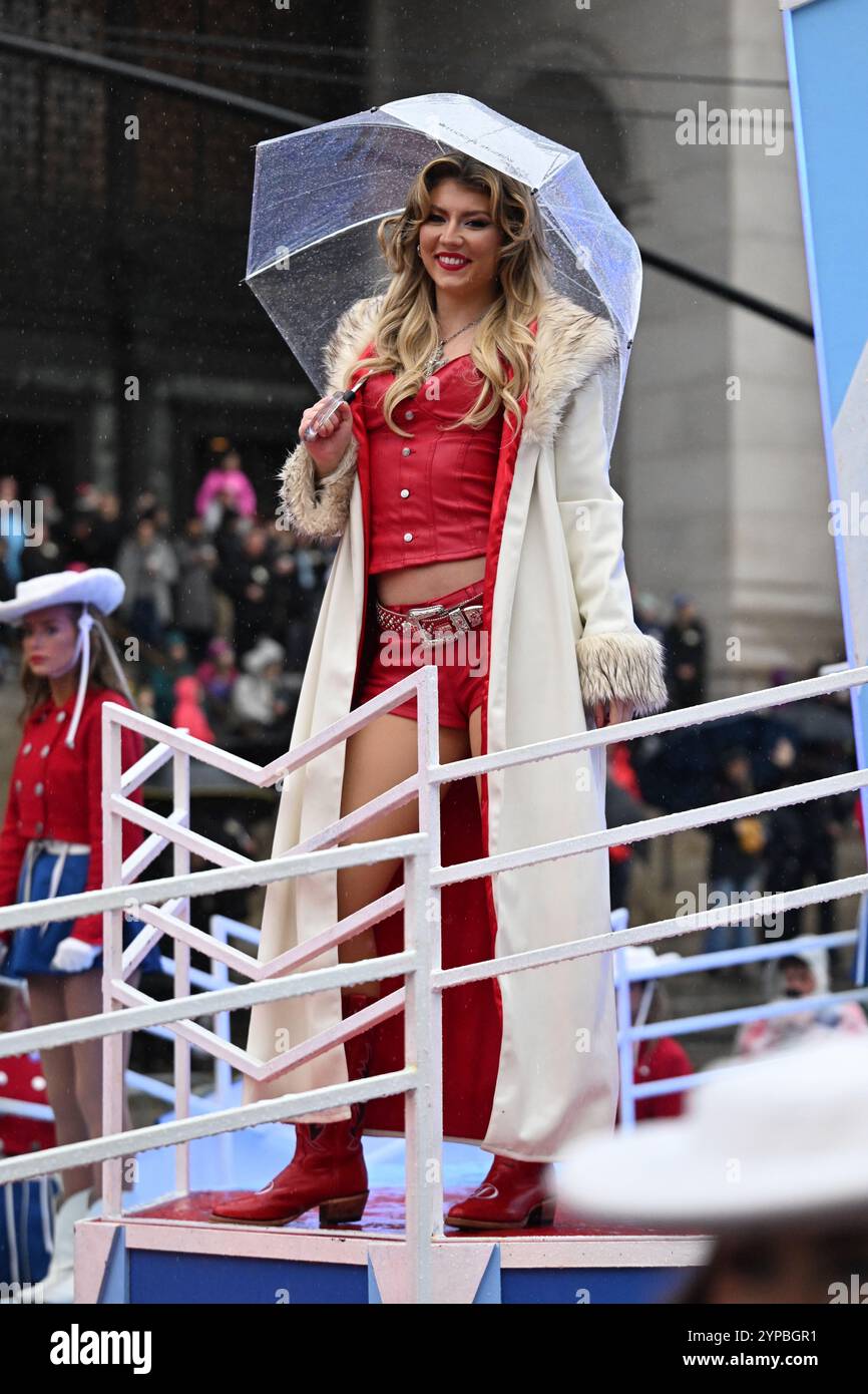 Dasha attends the 98th Annual Macy's Thanksgiving Day Parade on ...