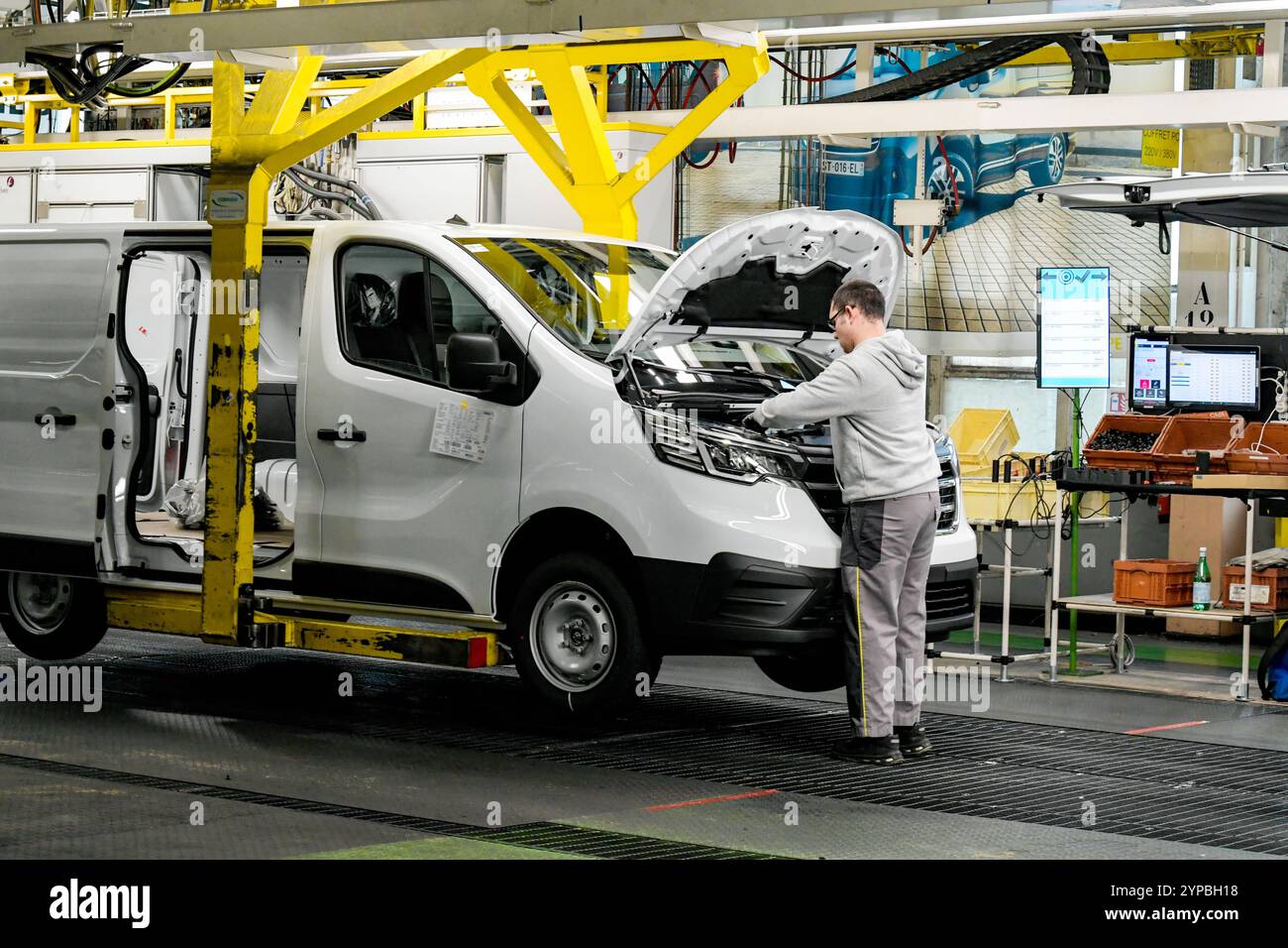 Renault factory in Sandouville (northern France) on November 29, 2023 ...