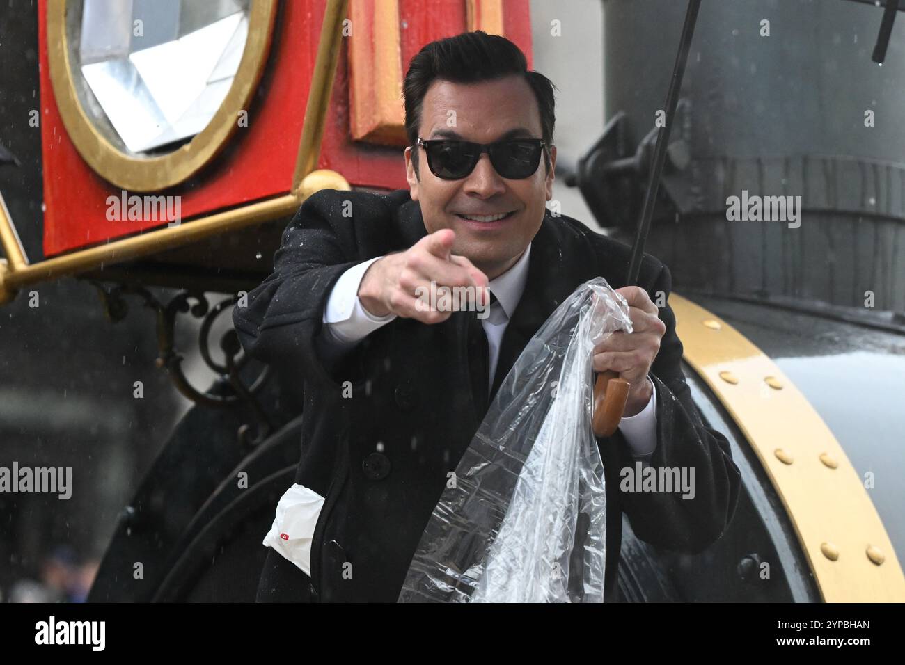 Jimmy Fallon attends the 98th Annual Macy's Thanksgiving Day Parade on ...