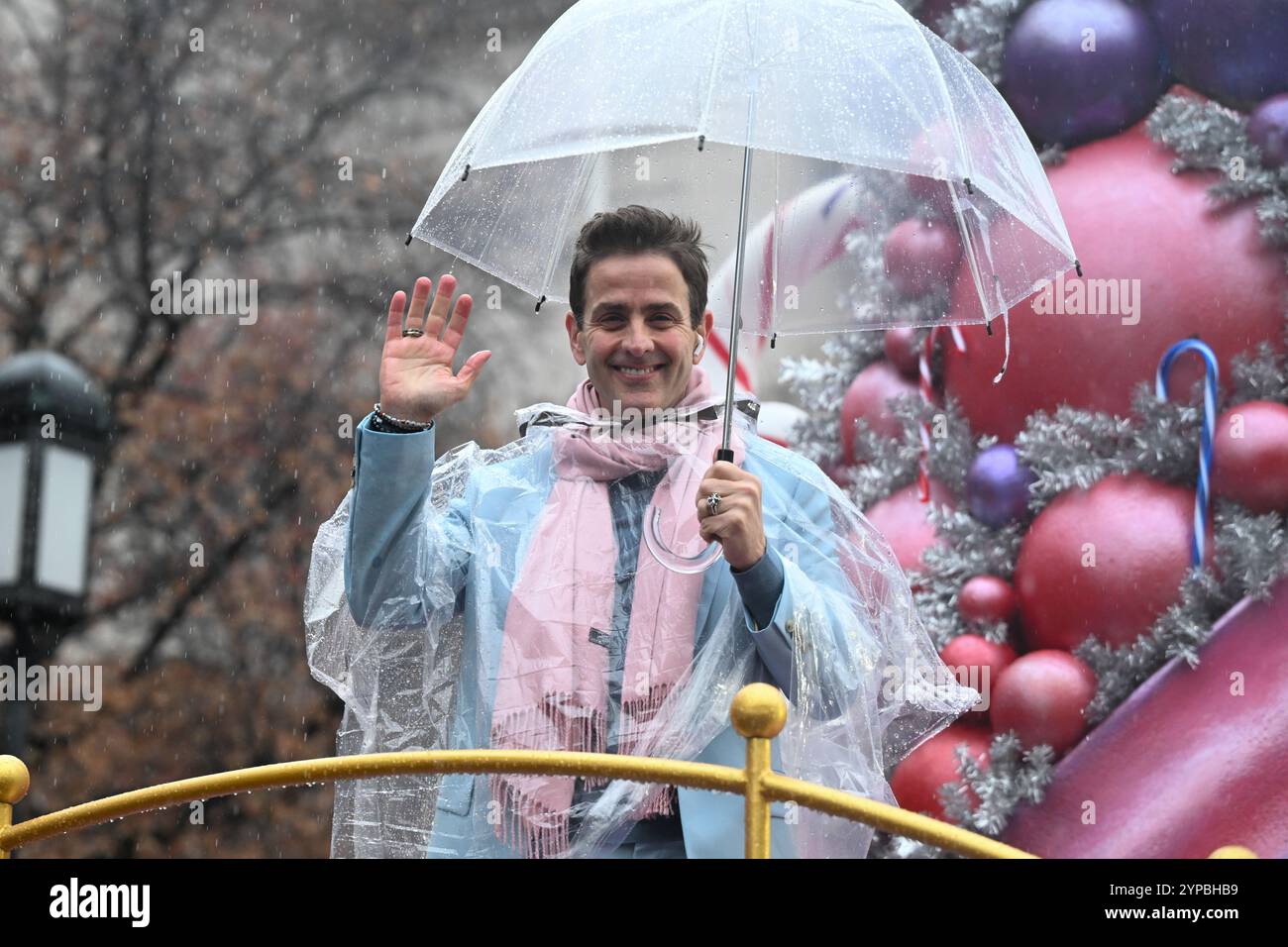 Joey McIntyre the 98th Annual Macy's Thanksgiving Day Parade on ...