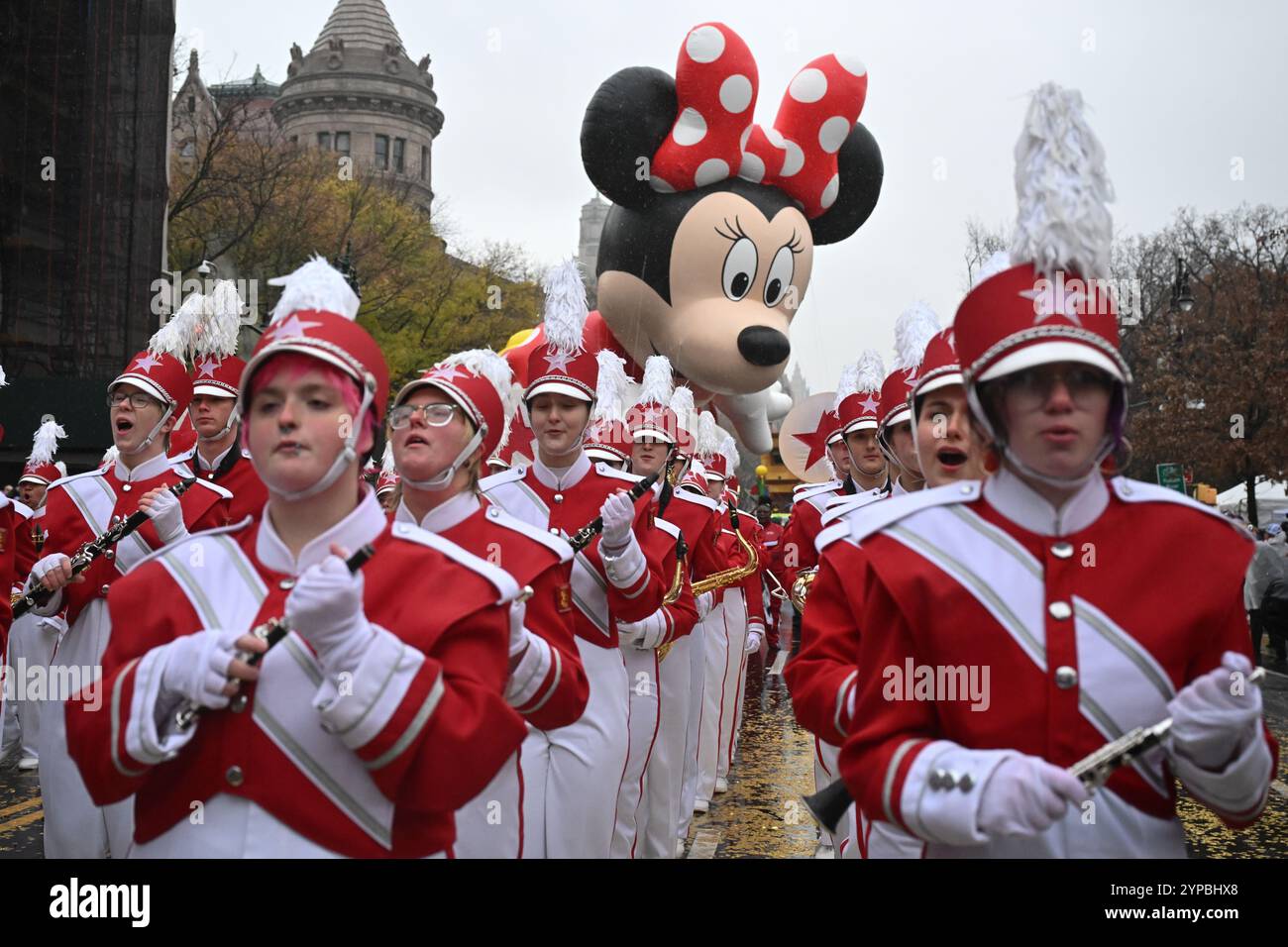 The Minnie Mouse balloon during the 98th Annual Macy's Thanksgiving Day ...