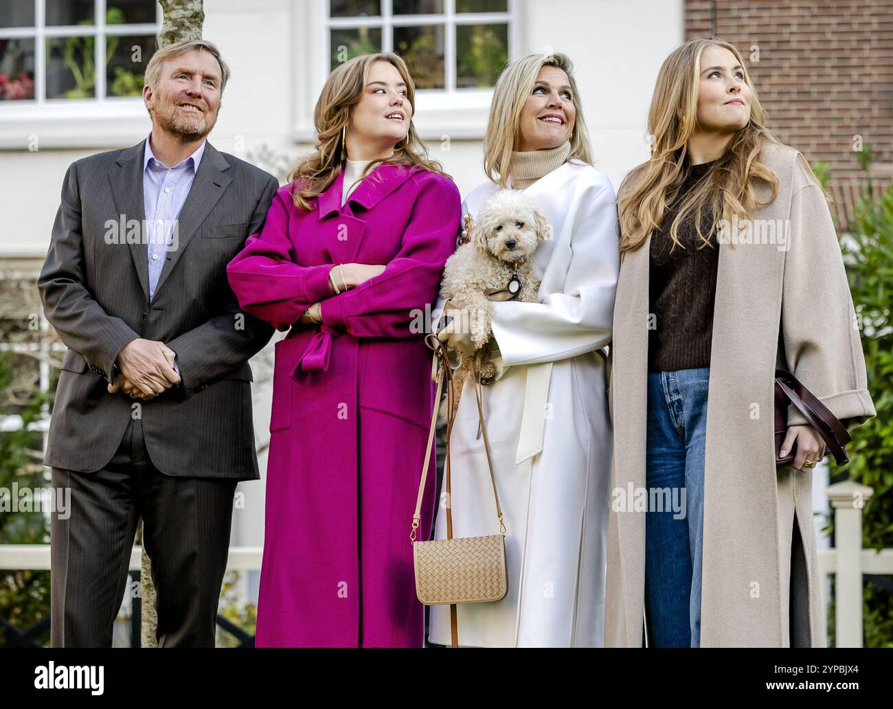 AMSTERDAM - 29/11/2024, King Willem-Alexander, Princess Alexia, Queen ...