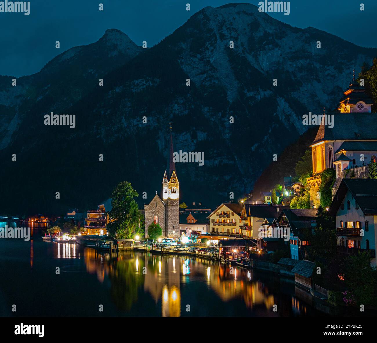 Beautiful landscape in hallstatt hi-res stock photography and images ...