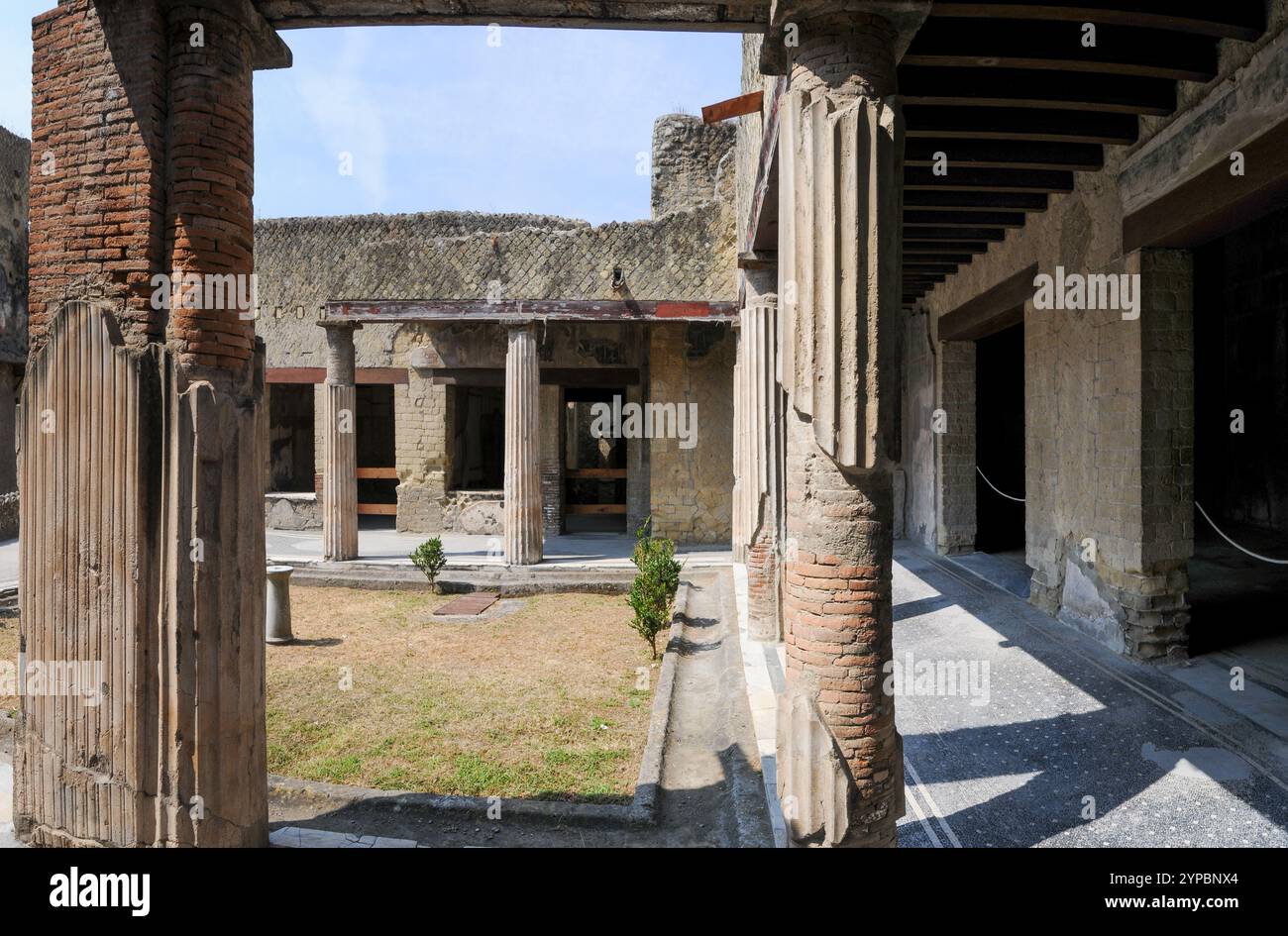 Ad 79 vesuvius hi-res stock photography and images - Alamy