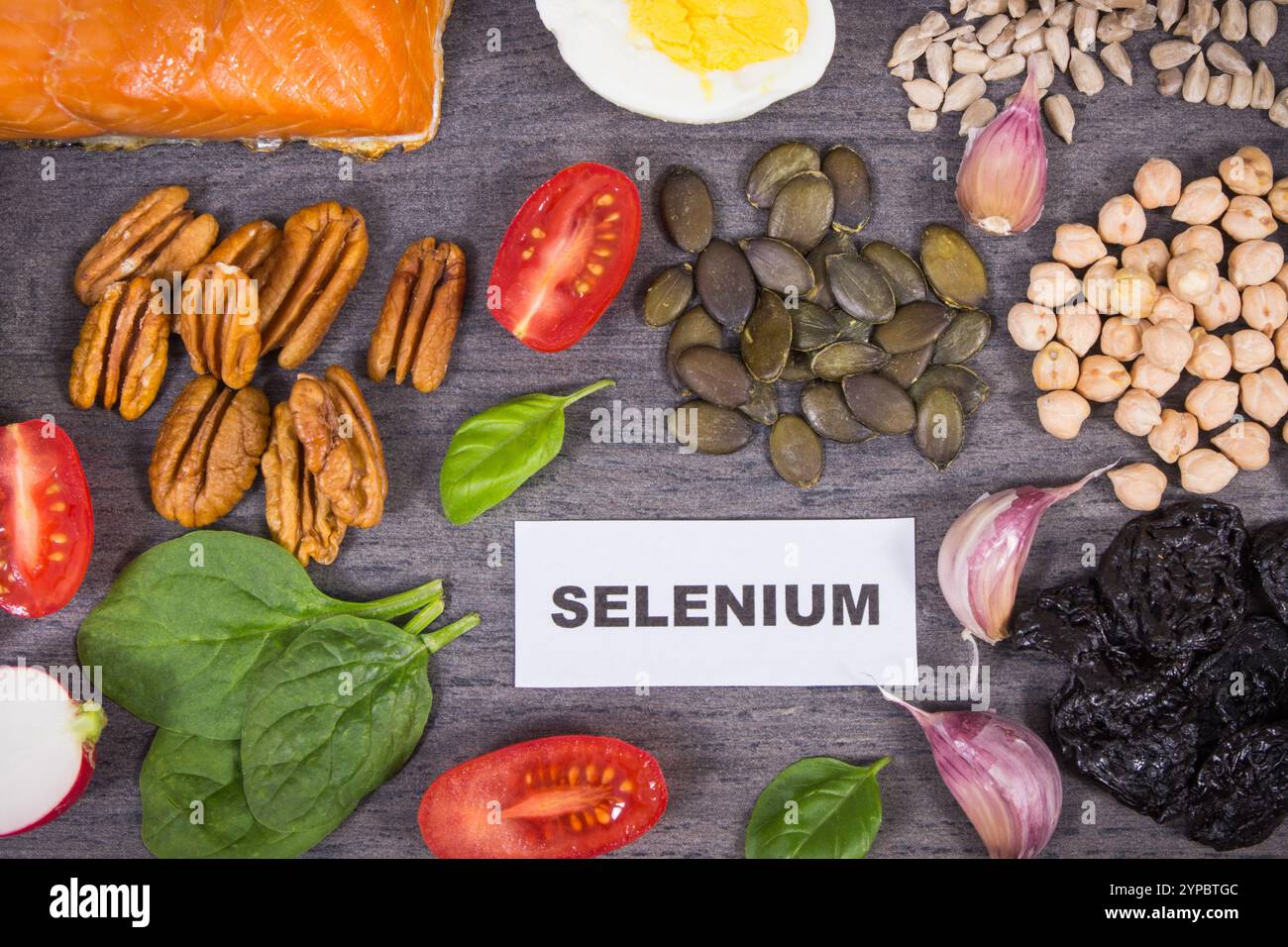 Healthy food containing natural selenium, dietary fiber and other ...