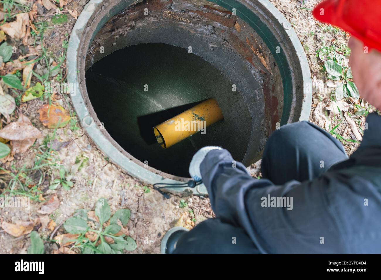 Open manhole access utility hi-res stock photography and images - Alamy