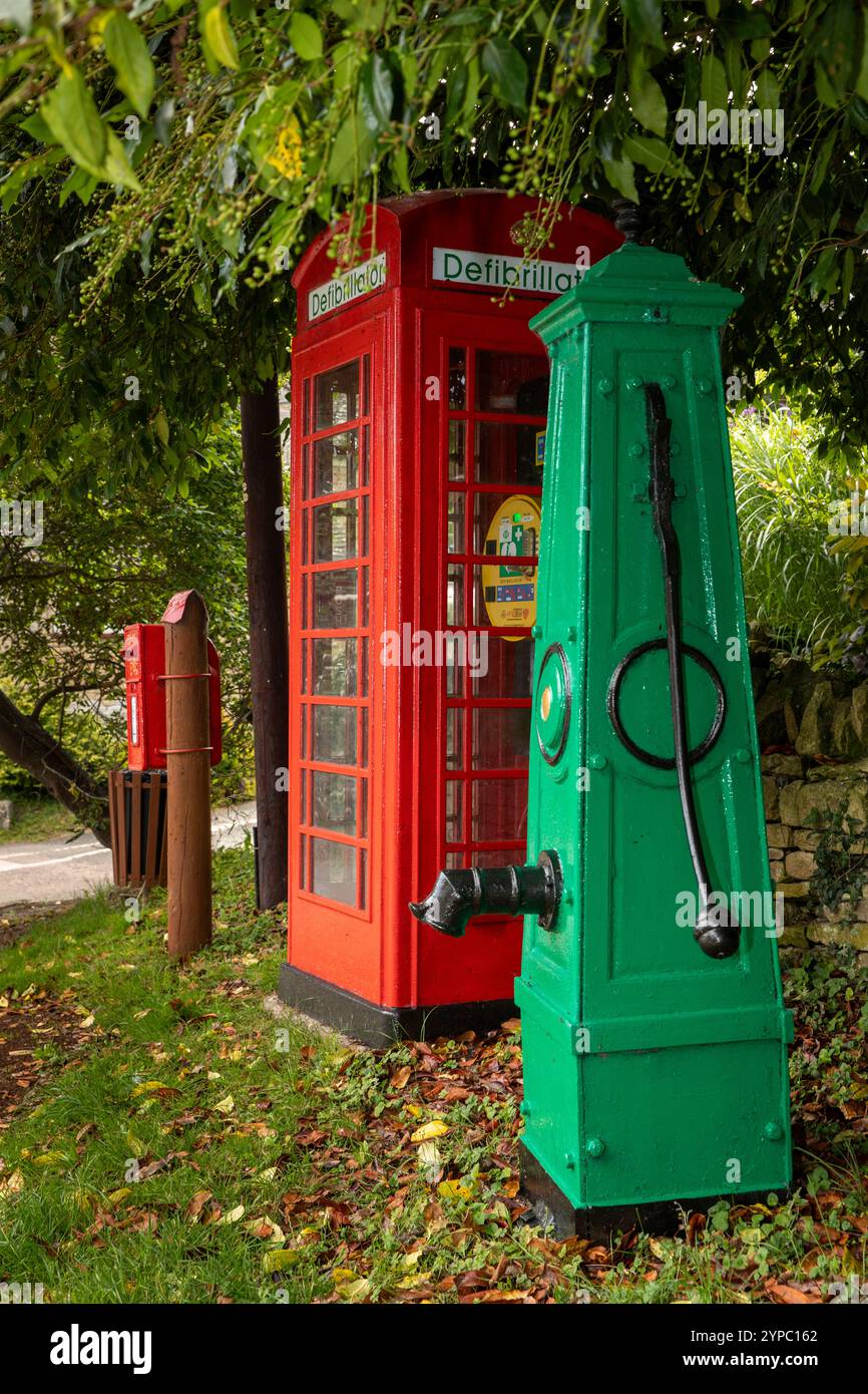 UK, England, Rutland, Stretton, village water pump, phone and post ...
