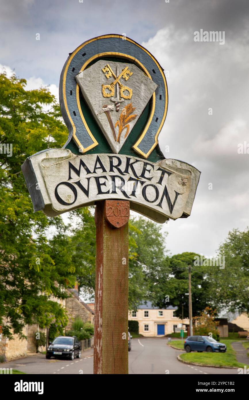 Wooden village signs hi-res stock photography and images - Alamy