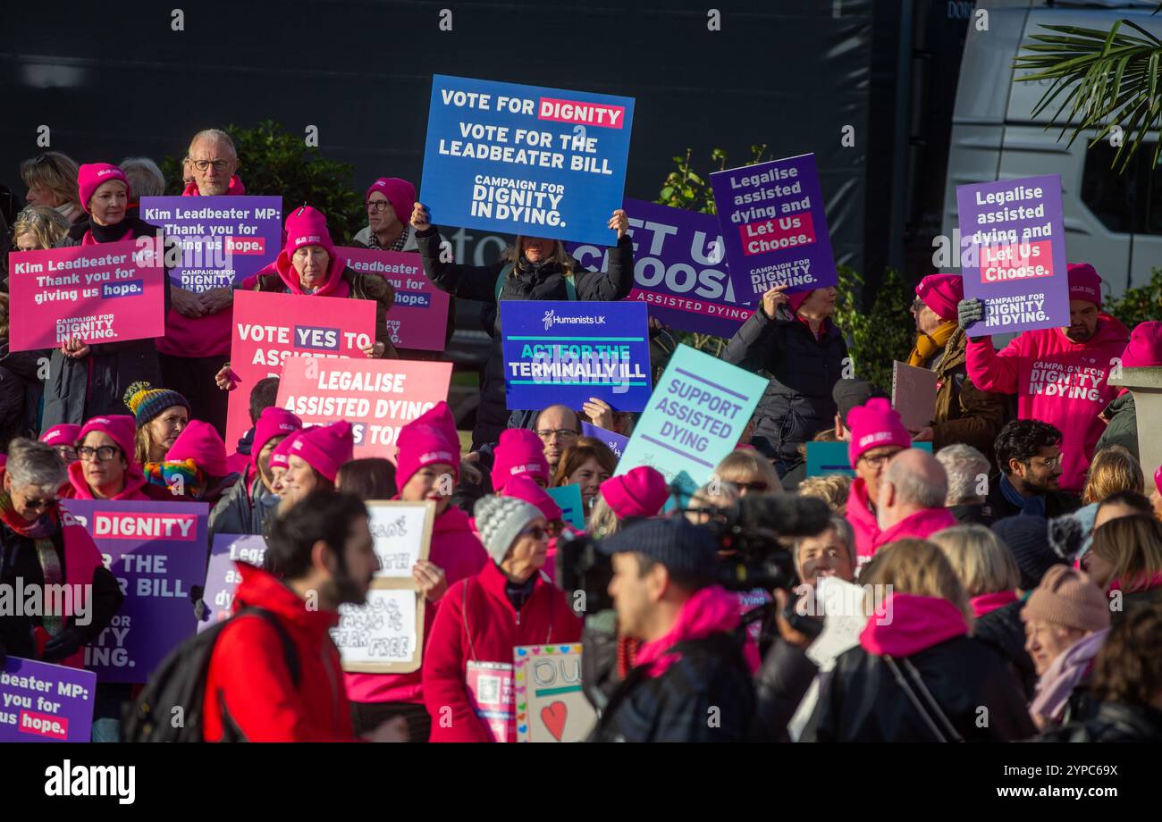 London, England, UK. 29th Nov, 2024. Supporters of assisted dying bill ...