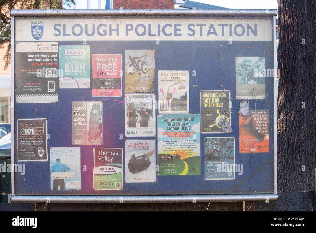 Thames valley police police station hi-res stock photography and images ...