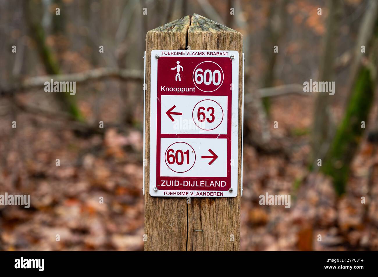 Signage of the walking trails of the node system in Oud-Heverlee ...