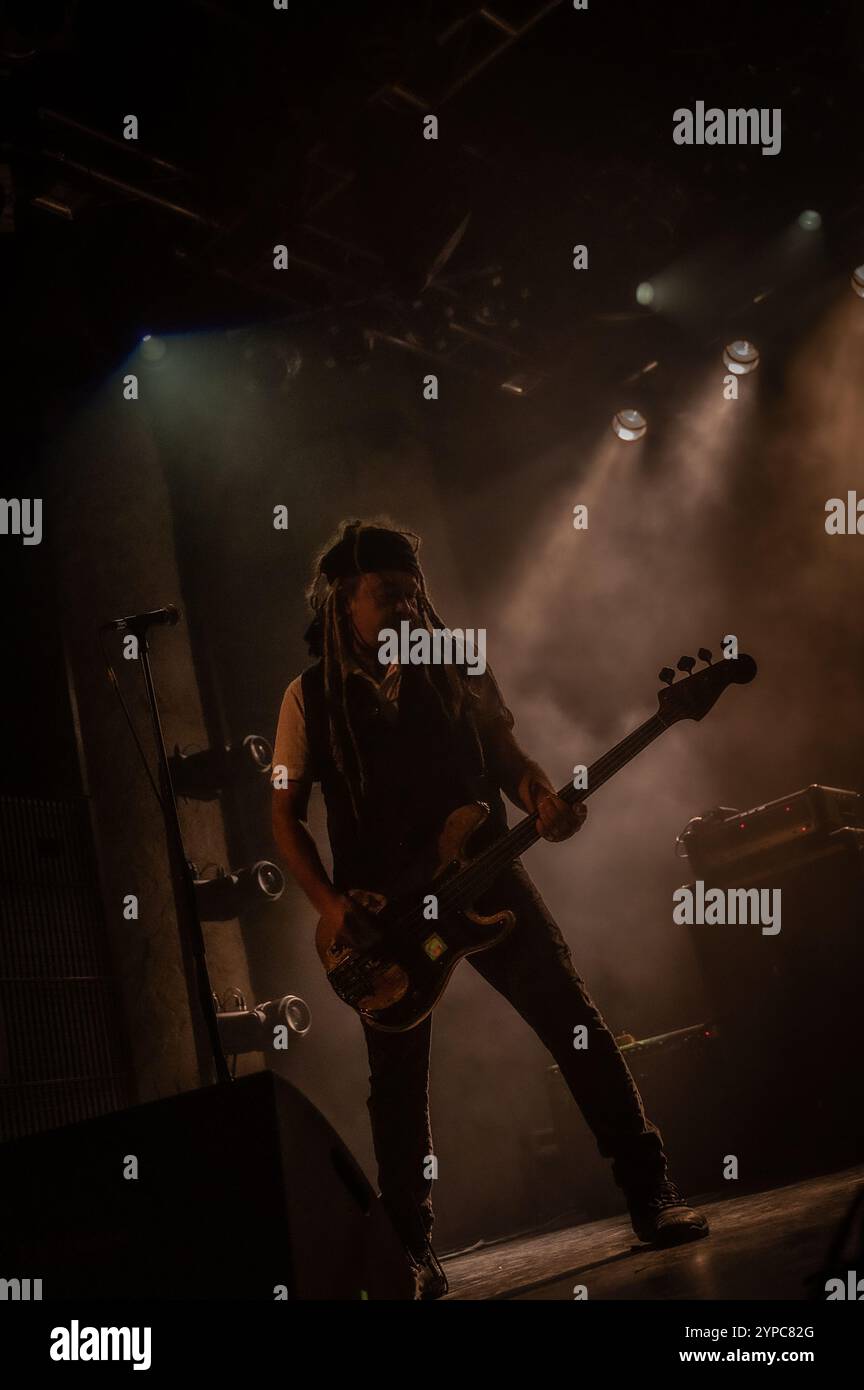 Nada Surf live on stage at Rockhouse salzburg austria with Matthew Caws ...