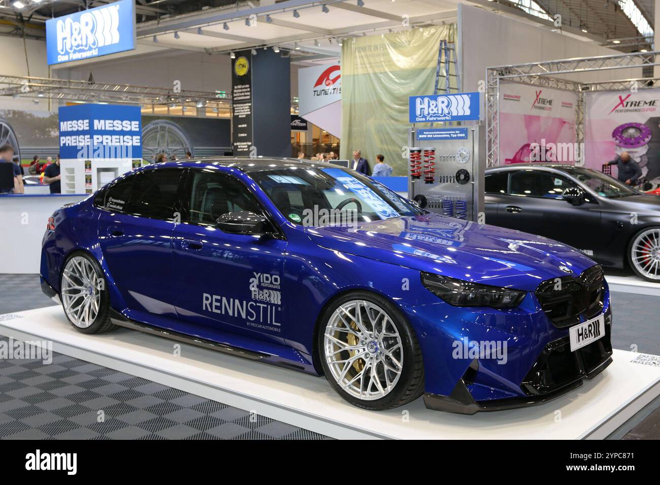 BMW M5 Limousine, Baureihe G90, Modelljahr 2025 mit H&R Fahrwerk, 56. Essen Motor Show 2024 30. ...
