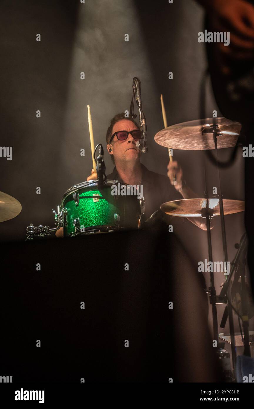 Nada surf guitar hi-res stock photography and images - Alamy