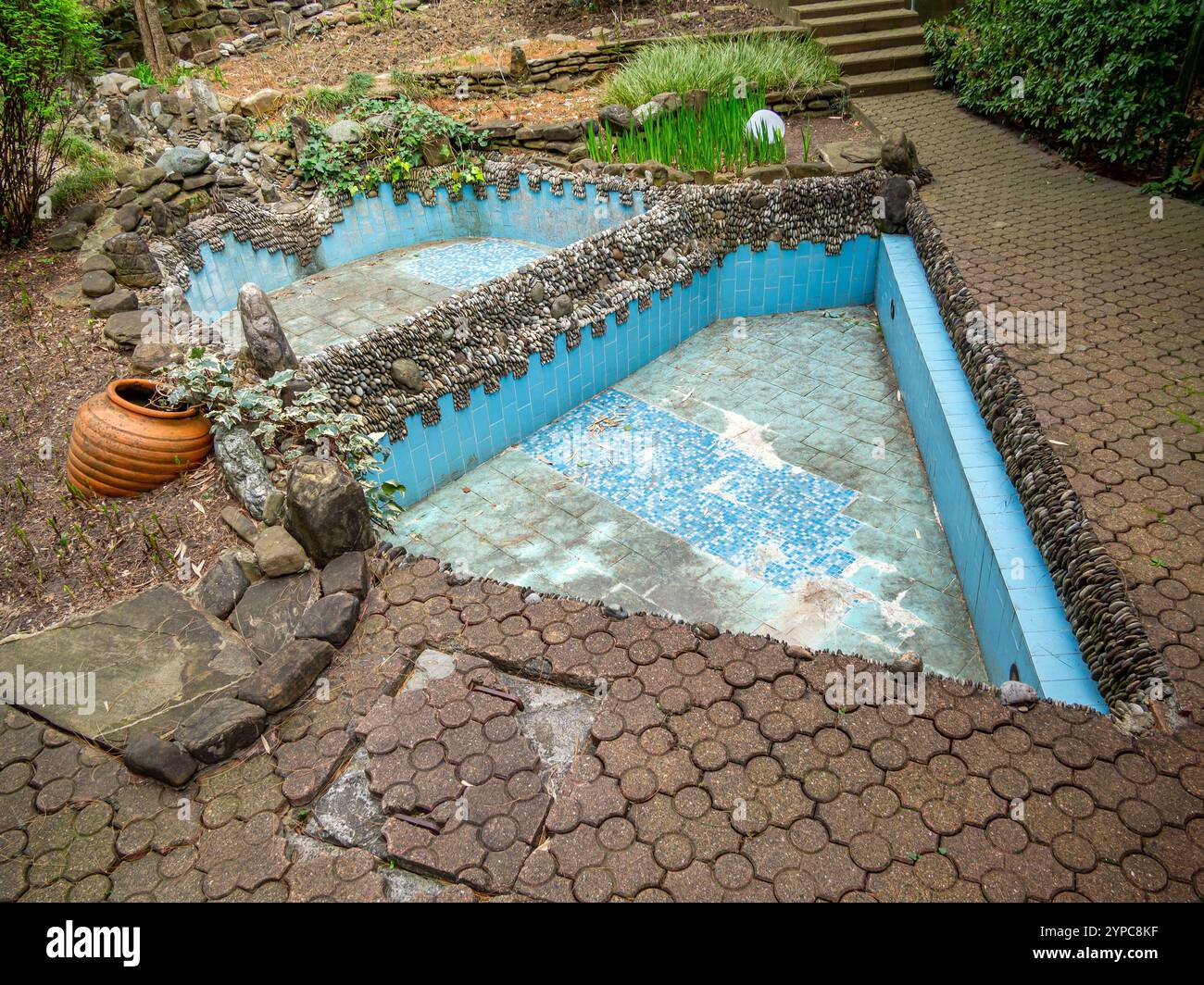 Small pool on yard country hi-res stock photography and images - Alamy