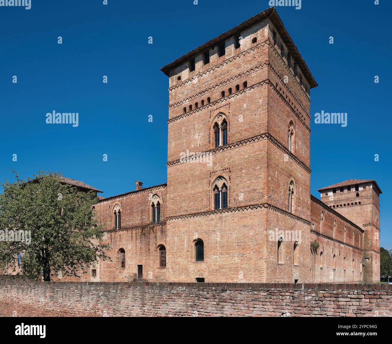 Cremona italy ruins hi-res stock photography and images - Alamy