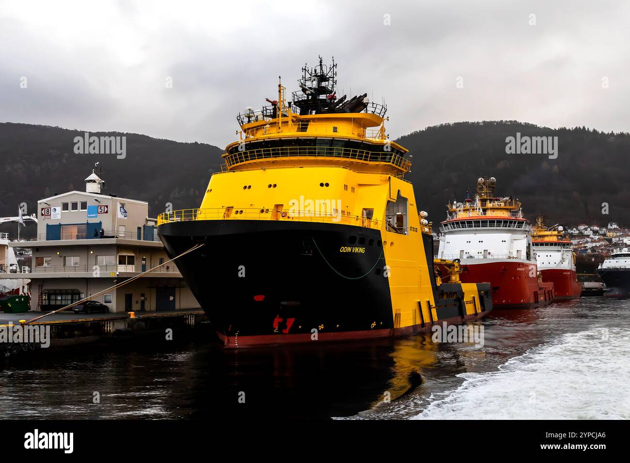 Forsyningsfartoy hi-res stock photography and images - Alamy