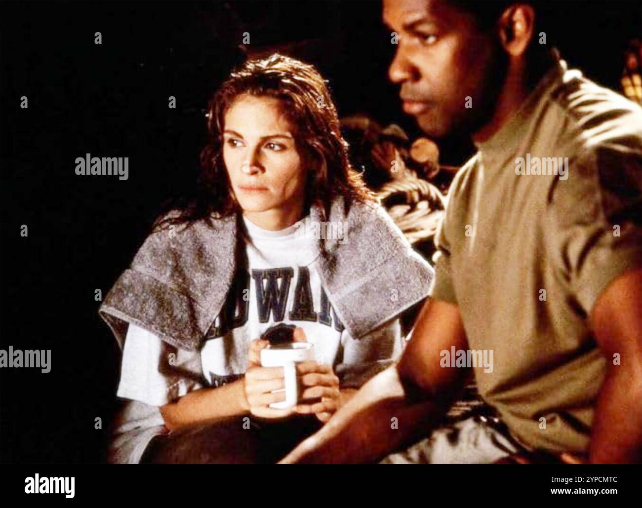 THE PELICAN BRIEF 1993 Warner Bros. film with Julia Roberts as Darby ...