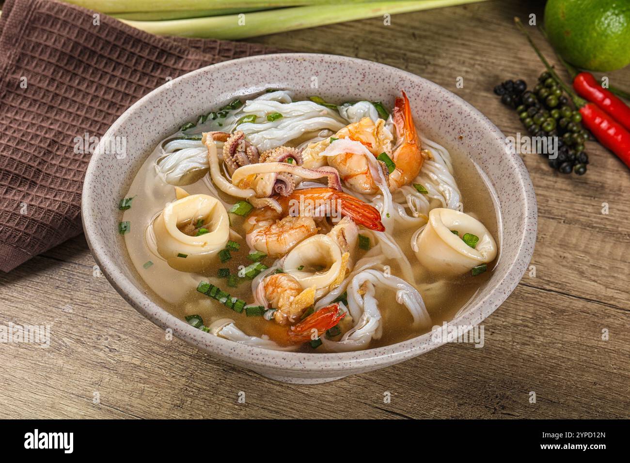 Vietnamese Pho Bo soup with seafood prawn and squid Stock Photo - Alamy