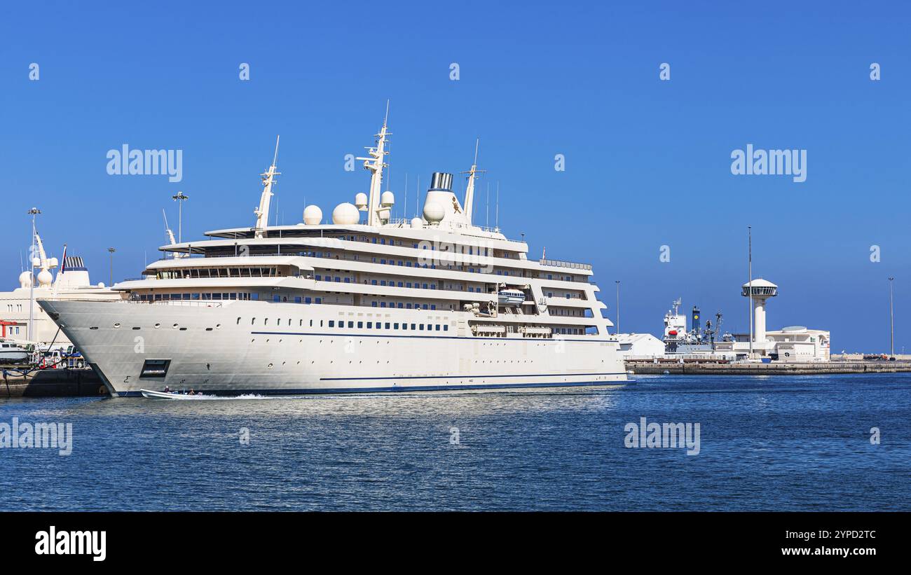 State yacht of the Sultan of Oman anchored in the harbour of Mutrah ...