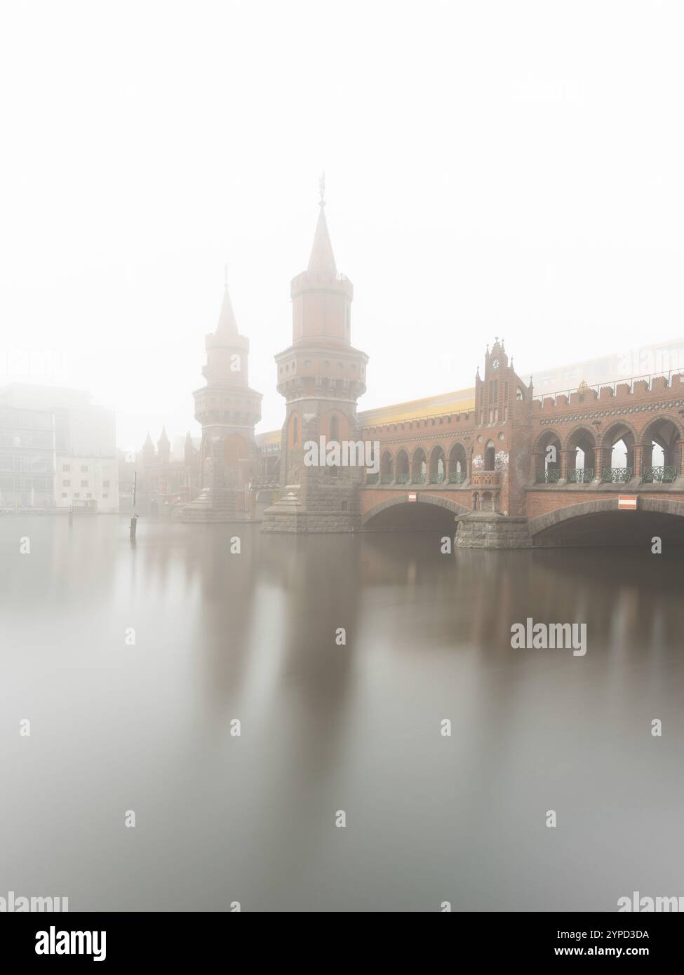 The Oberbaum Bridge connecting the Berlin districts of Kreuzberg and ...