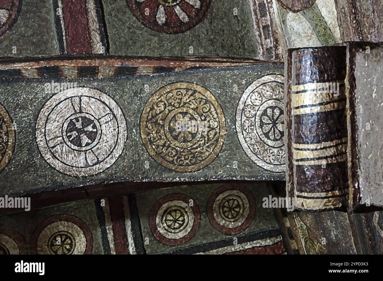 Circular ornaments on the ceiling as symbols of God and eternity ...