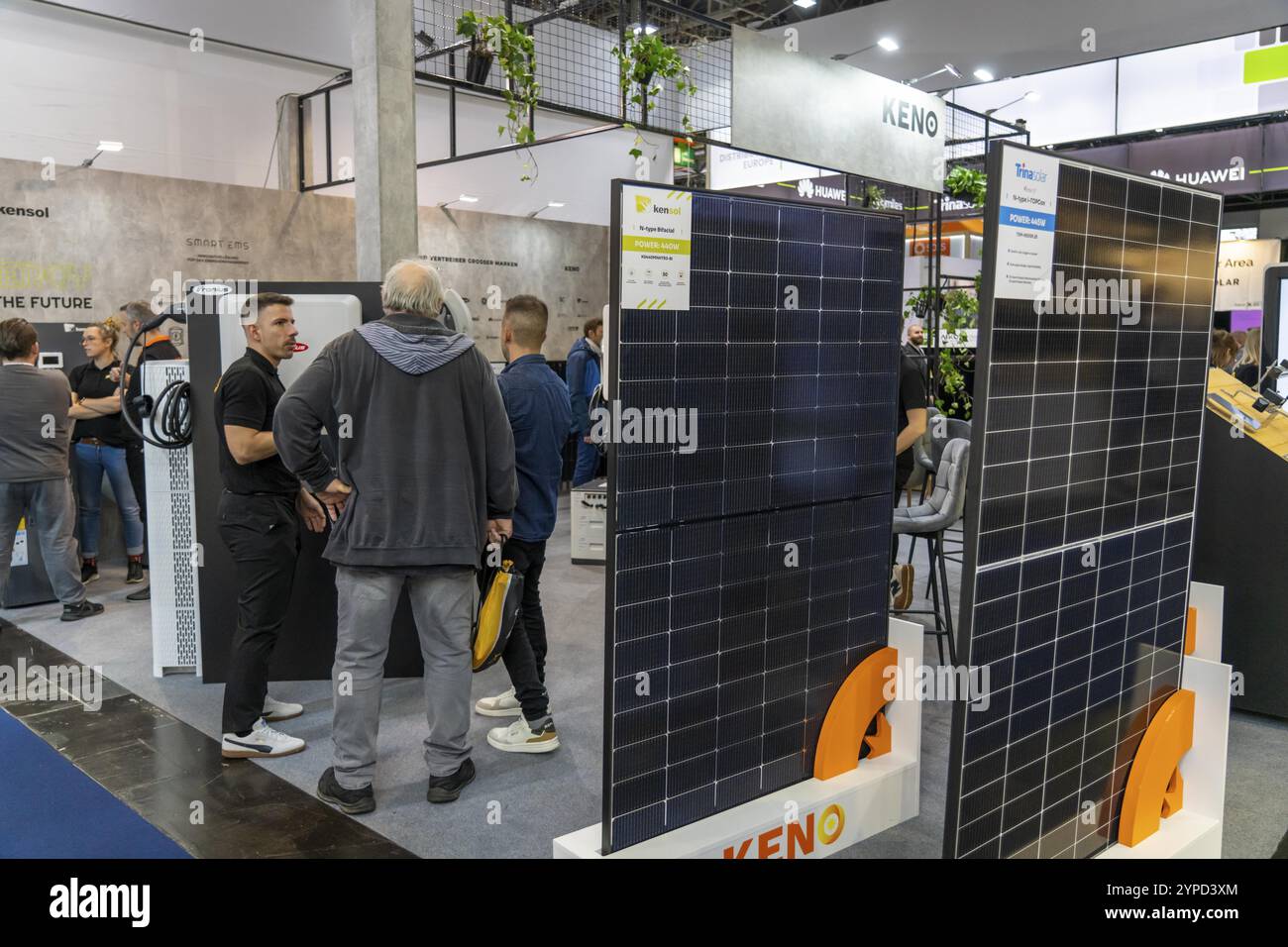 Solar Solutions Duesseldorf trade fair, over 250 international exhibitors present products and ...
