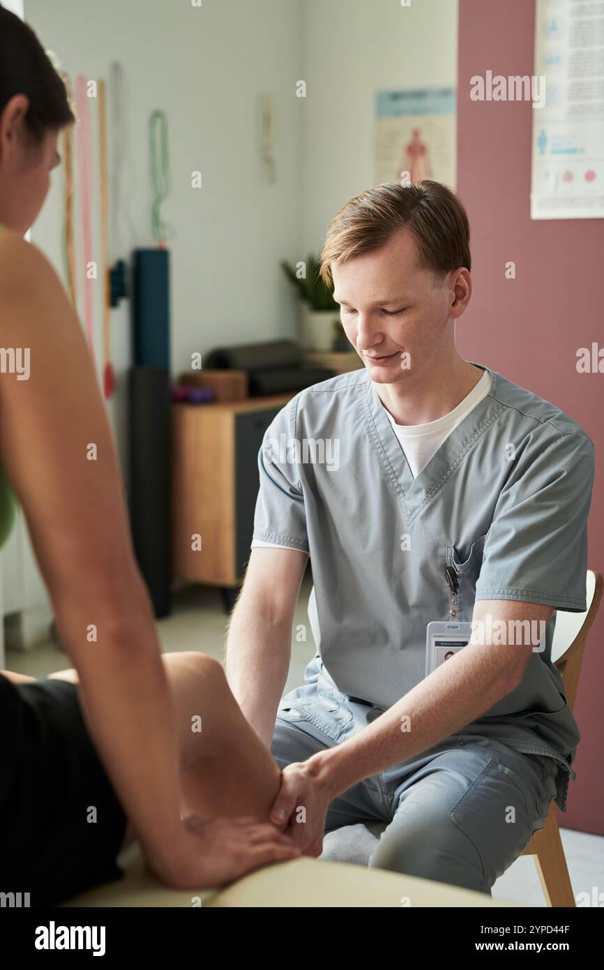 Guiding health clinic hi-res stock photography and images - Alamy