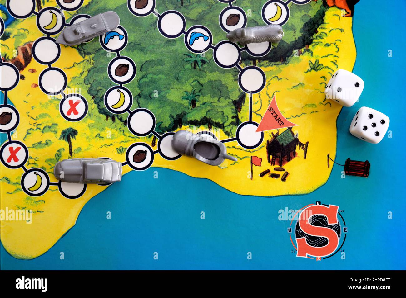 Board game pieces and dice hi-res stock photography and images - Alamy