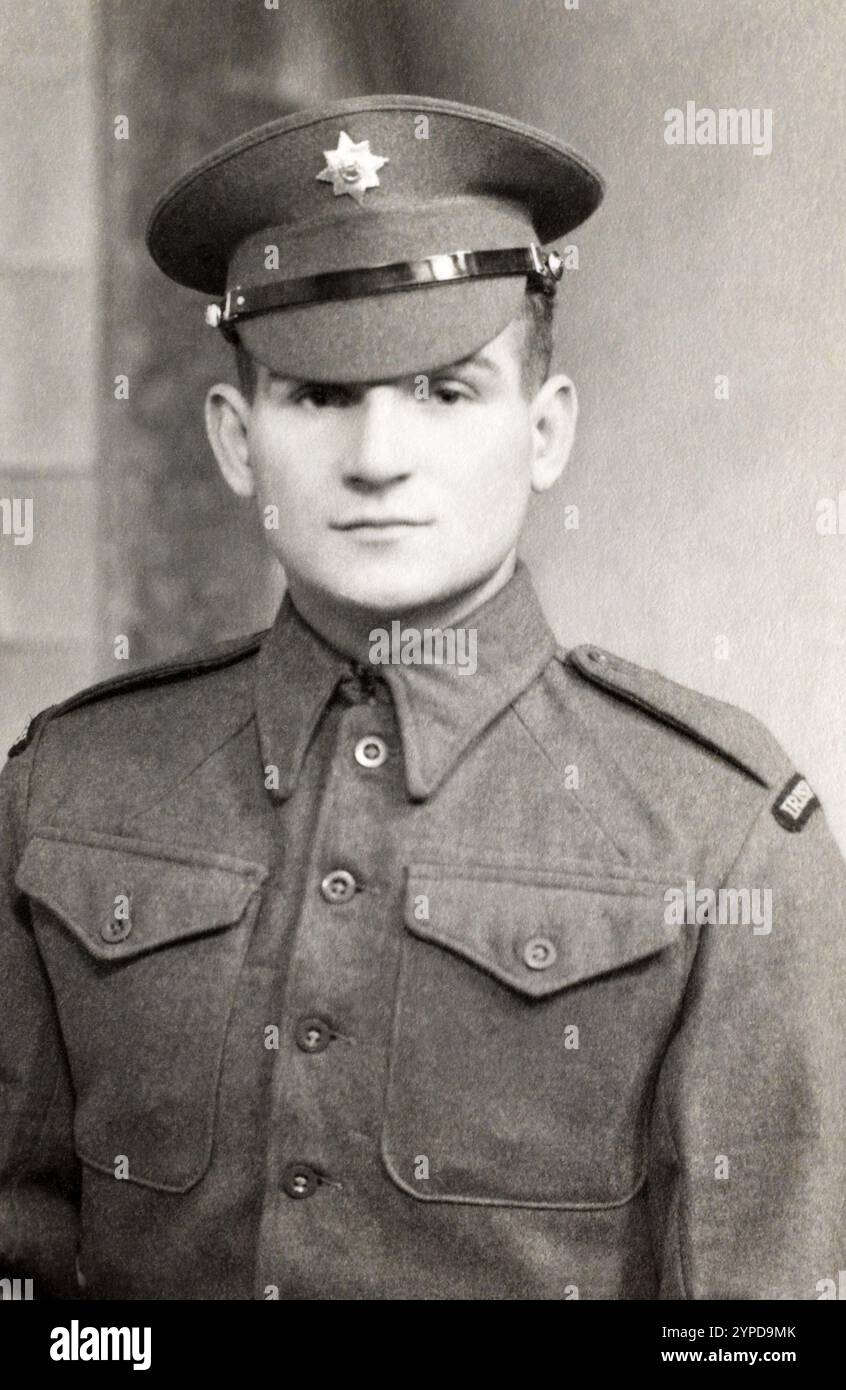 Ww2 british soldier uniform hi-res stock photography and images - Alamy