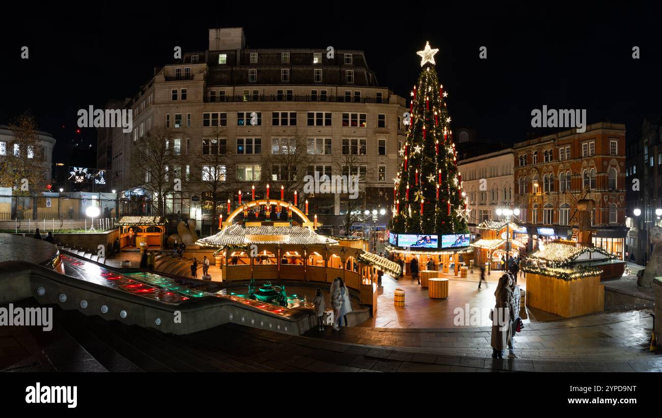 VICTORIA SQUARE, BIRMINGHAM, UK - NOVEMBER 28, 2024. Landscape panorama ...