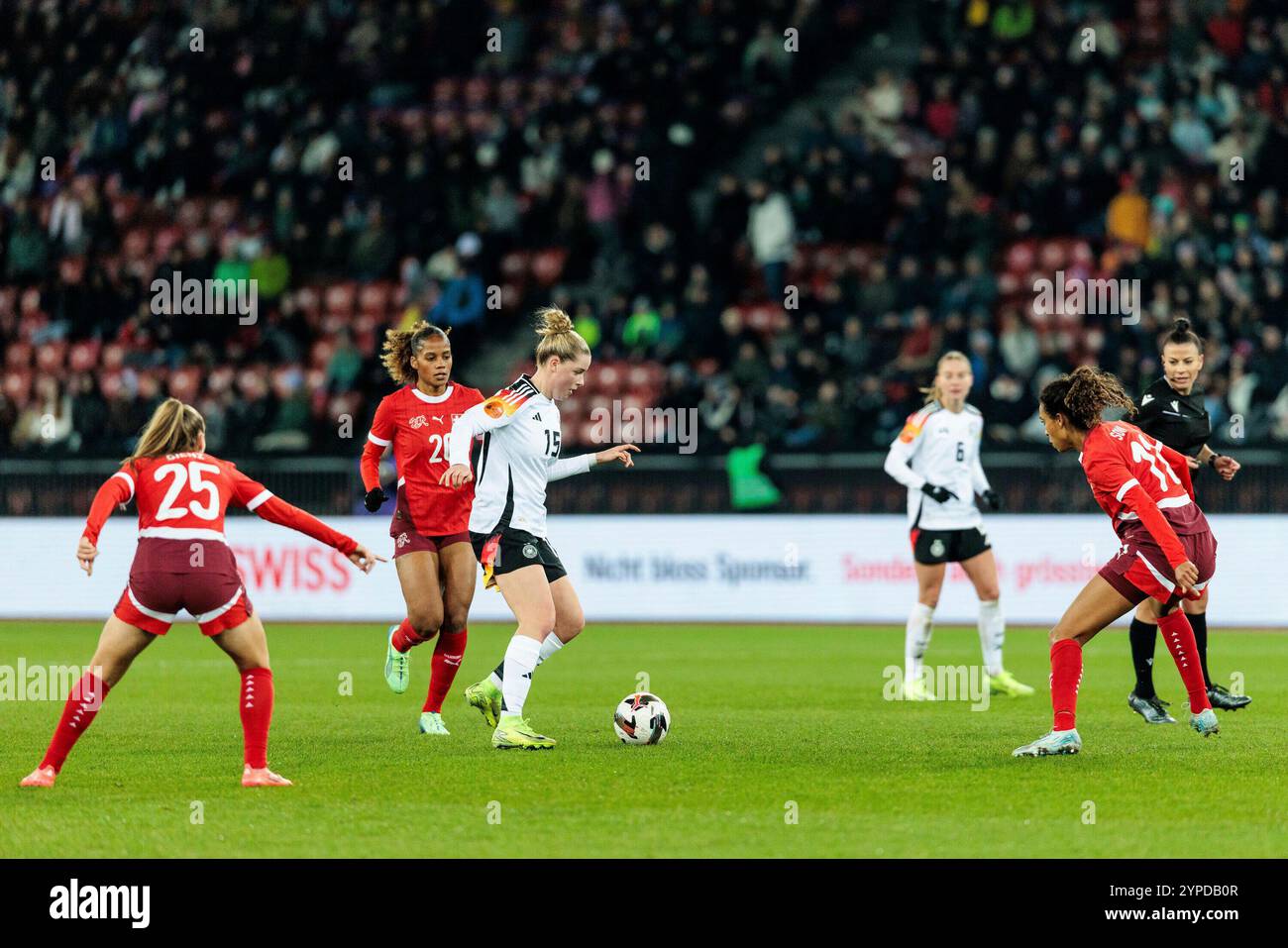 Zweikampf Alena Bienz (Schweiz, 25), Aurelie Csillag (Schweiz, 20 ...