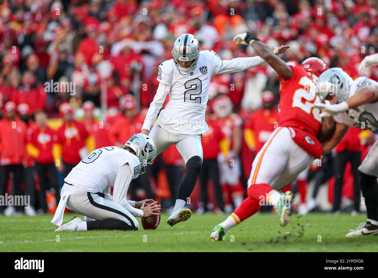 Kansas City, MO, USA. 29th Nov, 2024. Las Vegas Raiders place kicker ...