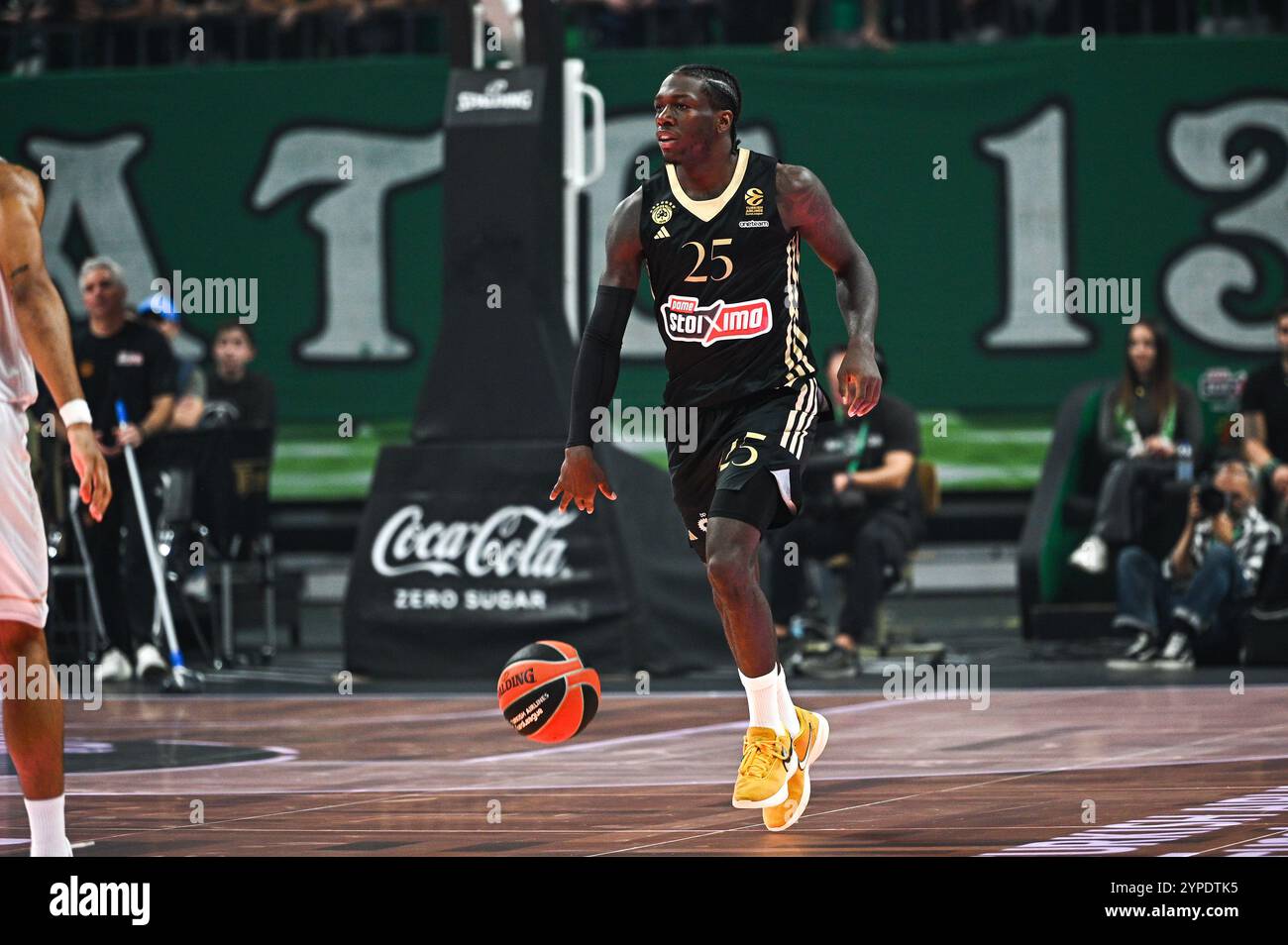 25 Kendrick Nunn of Panathinaikos AKTOR Athens plays during the ...