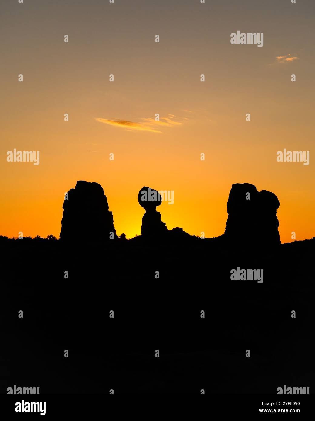 Balanced lighting hi-res stock photography and images - Alamy